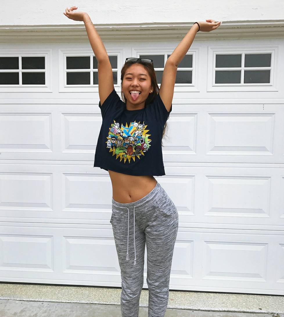 Shes Not Naked But God Damn Shes Sexy Scrolller