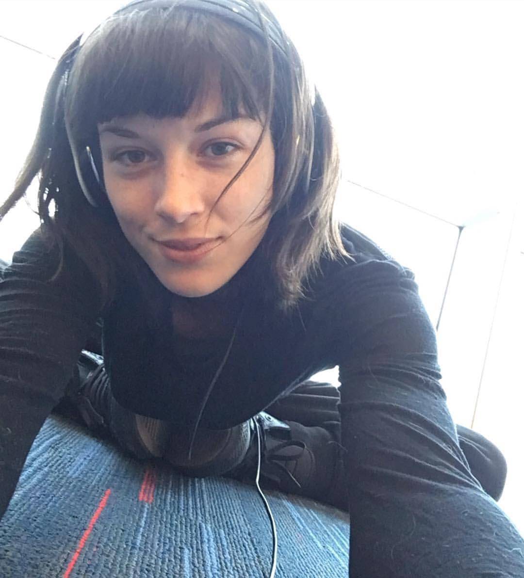 She's pretty flexible | Scrolller