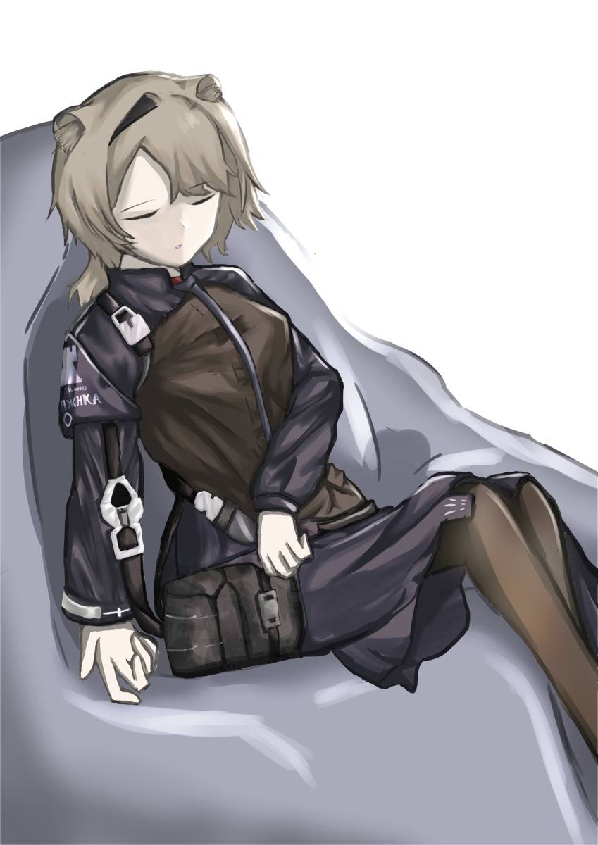 Shhh - she's sleeping | Scrolller