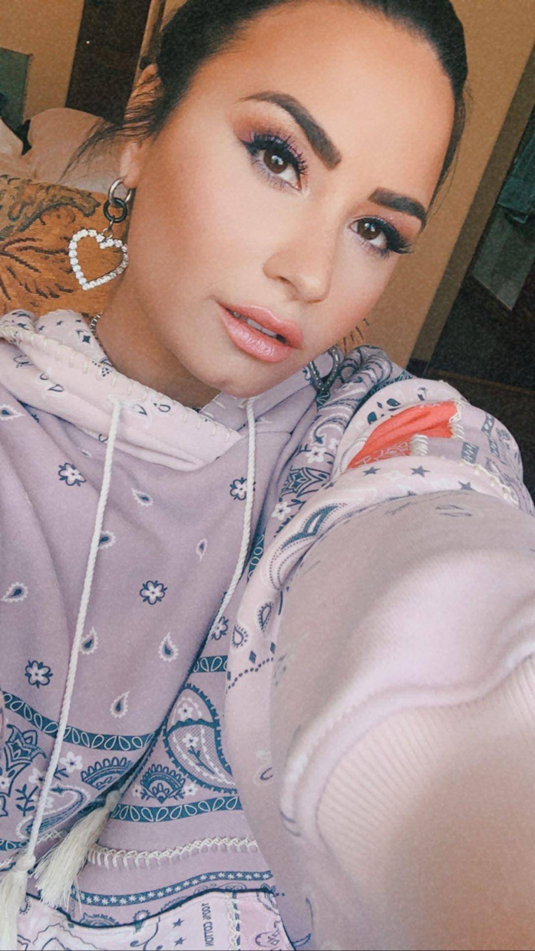 Shining! | Scrolller