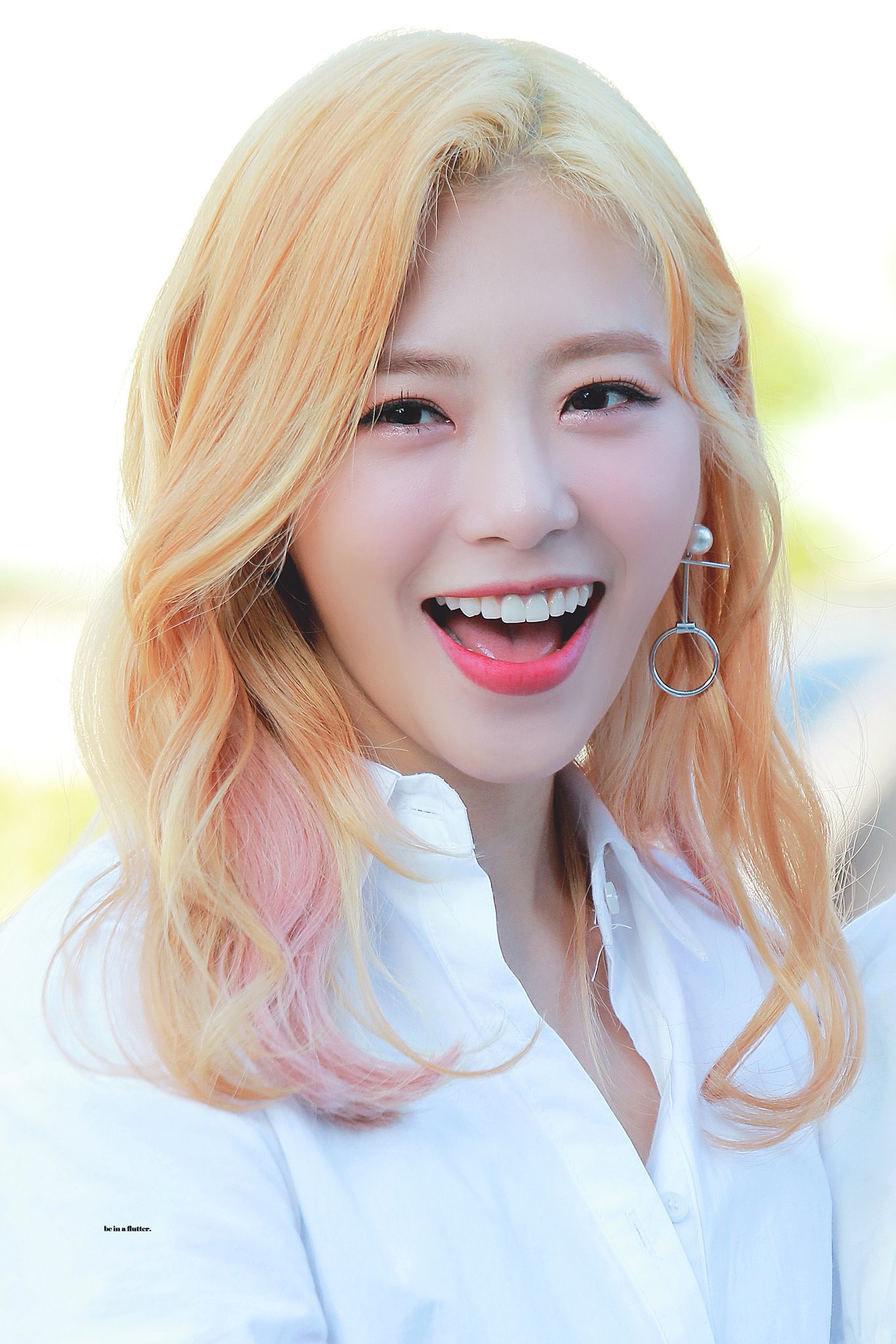 Shining Minji | Scrolller