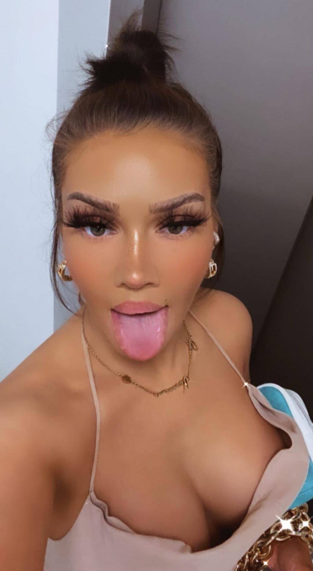 Shirin und ihre geile Fickfresse 😍 | Scrolller