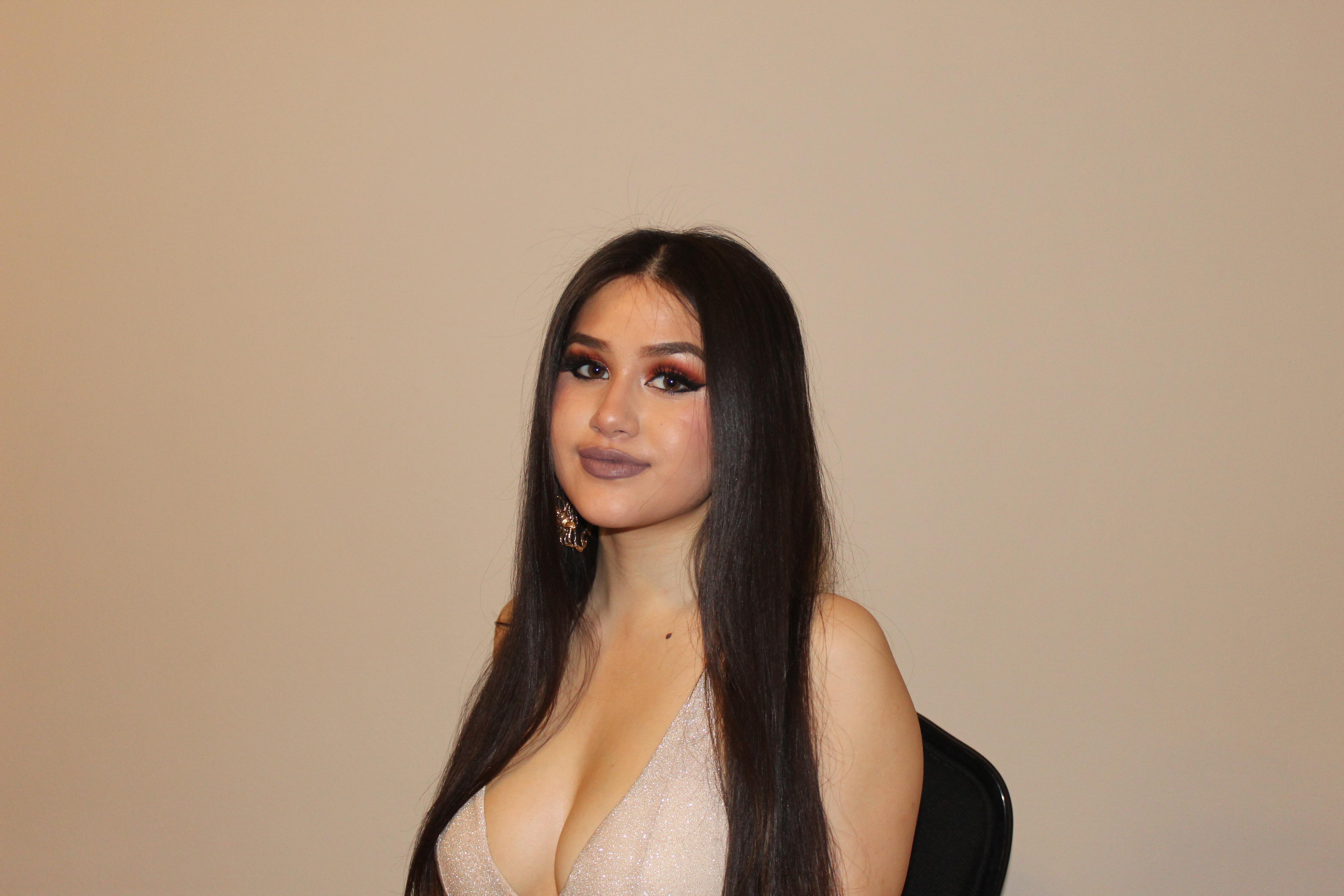 Shower me in compliments.. pls 🥺 21, Aries ️ | Scrolller