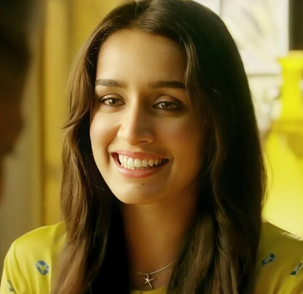 Shraddha Kapoor Scrolller