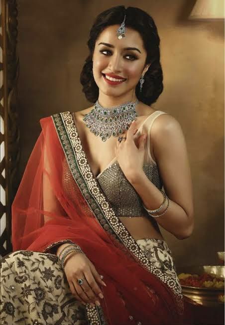 Shraddha Kapoor - Fun @ wedding (story in the comments) | Scrolller