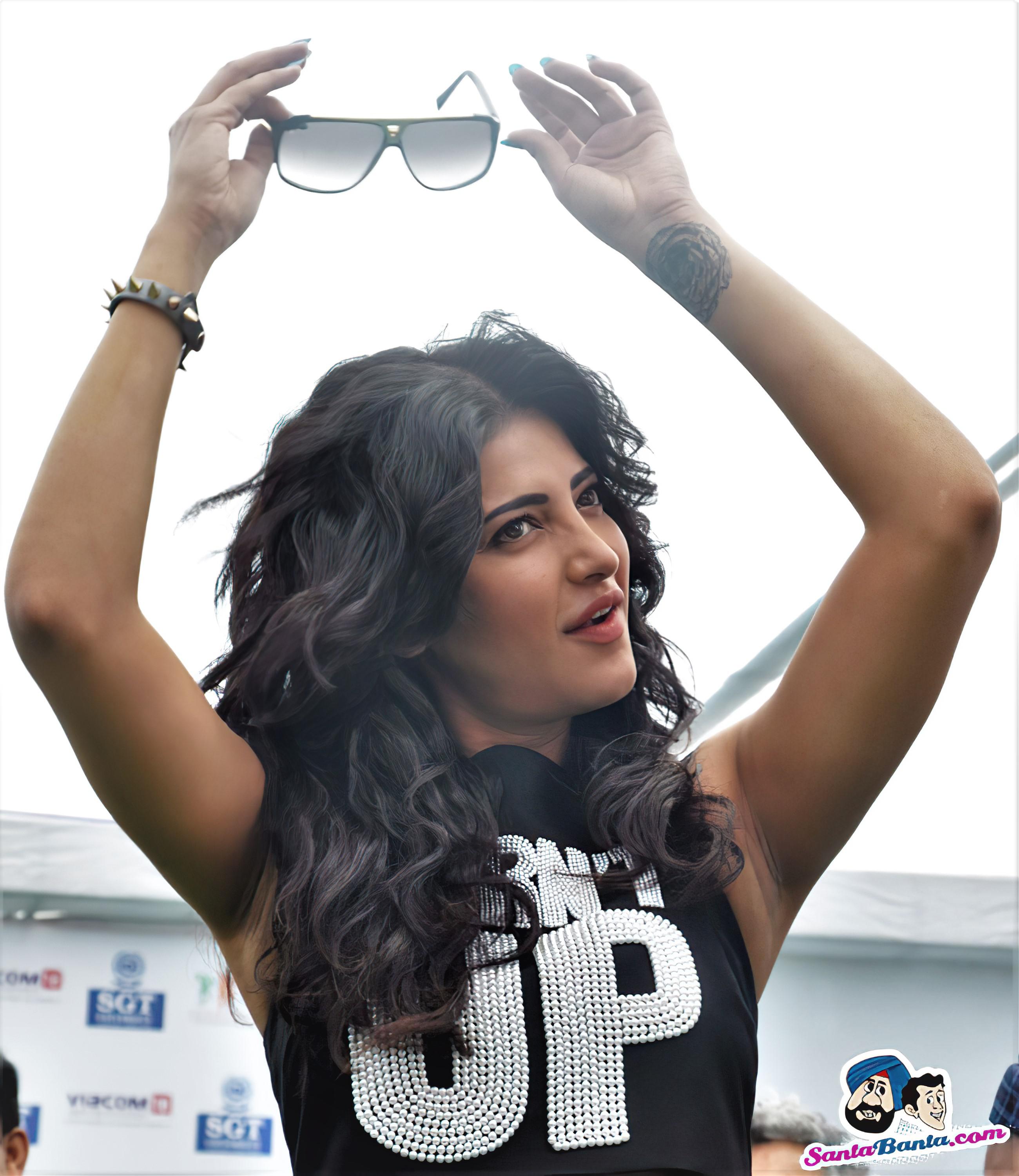 Shruti Haasan Scrolller