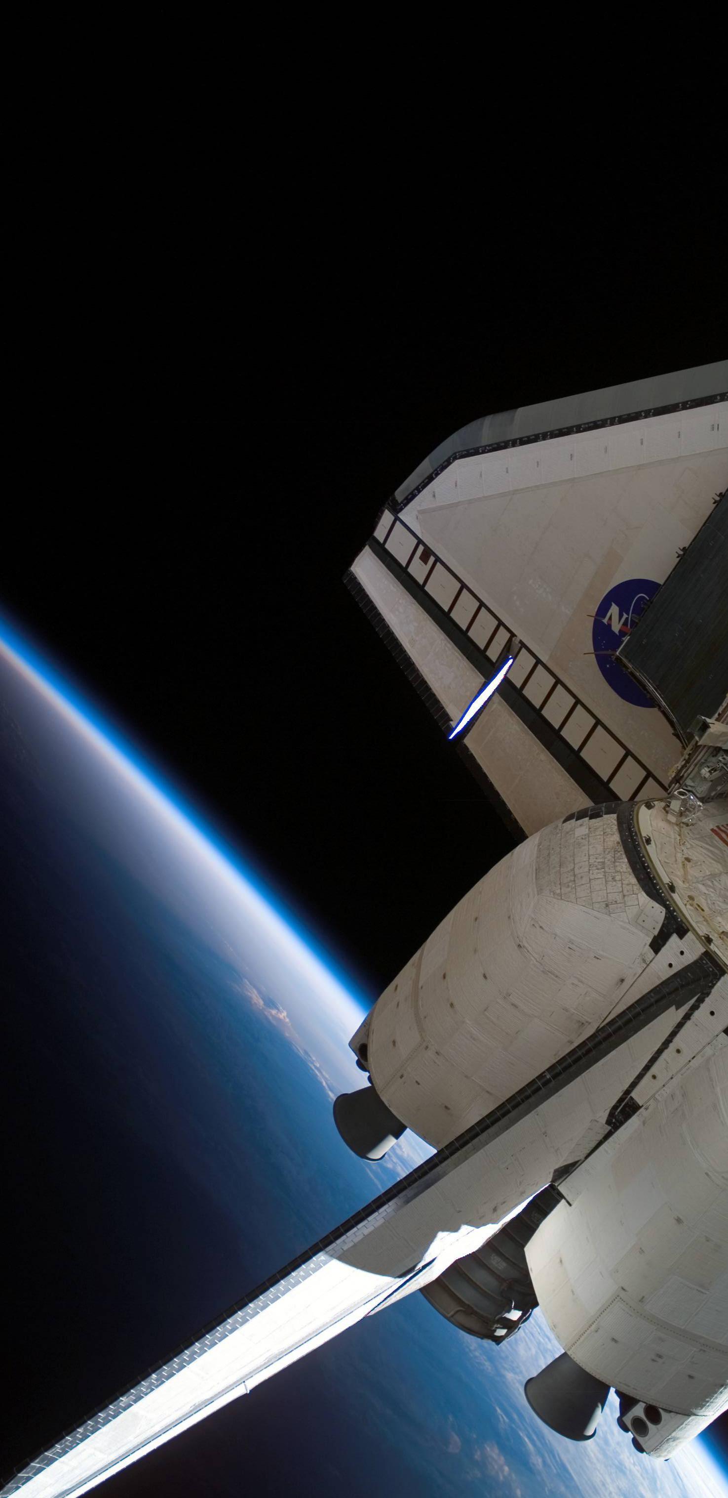 Shuttle (1475x3032) | Scrolller