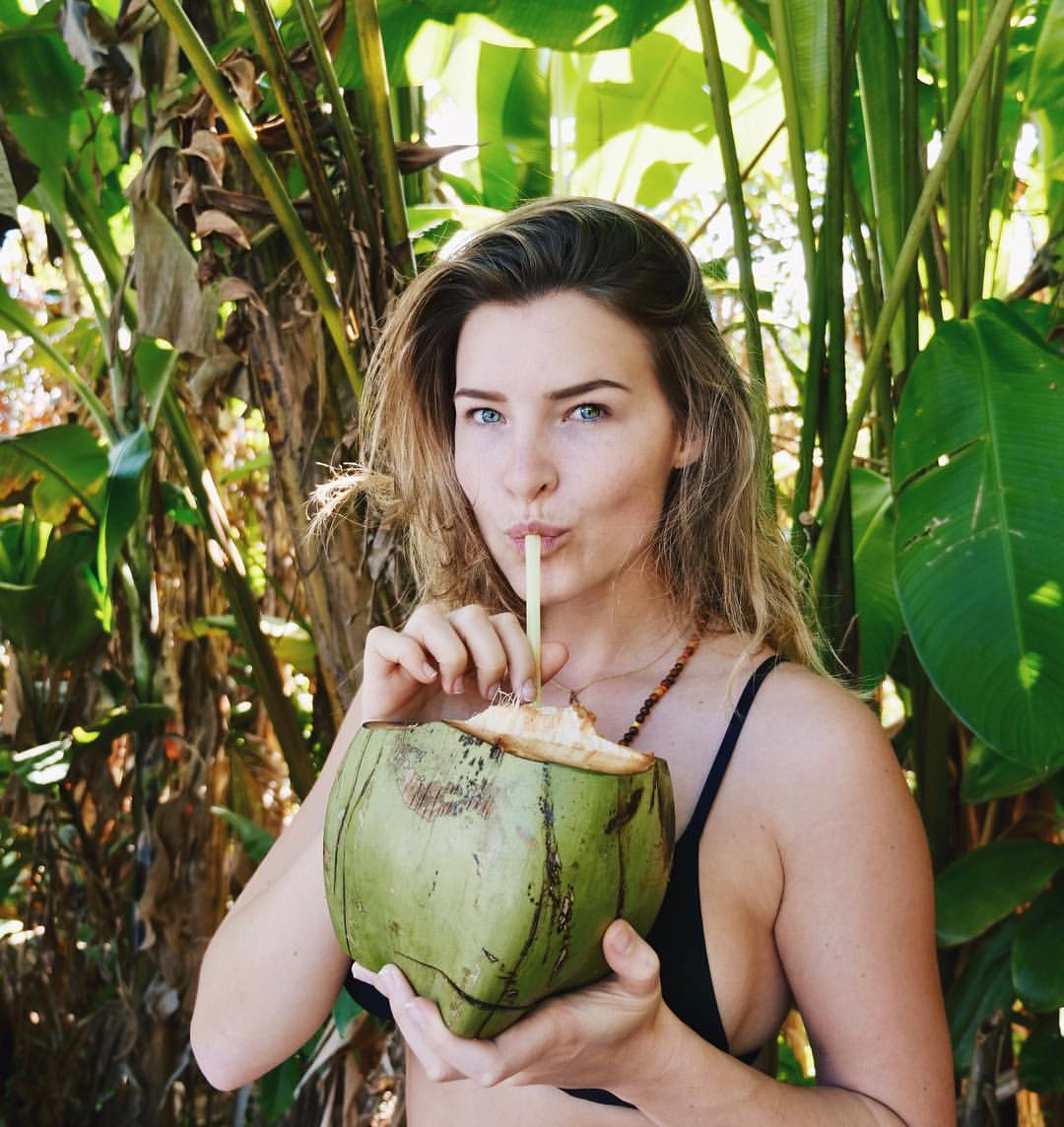 Sideboob | Scrolller