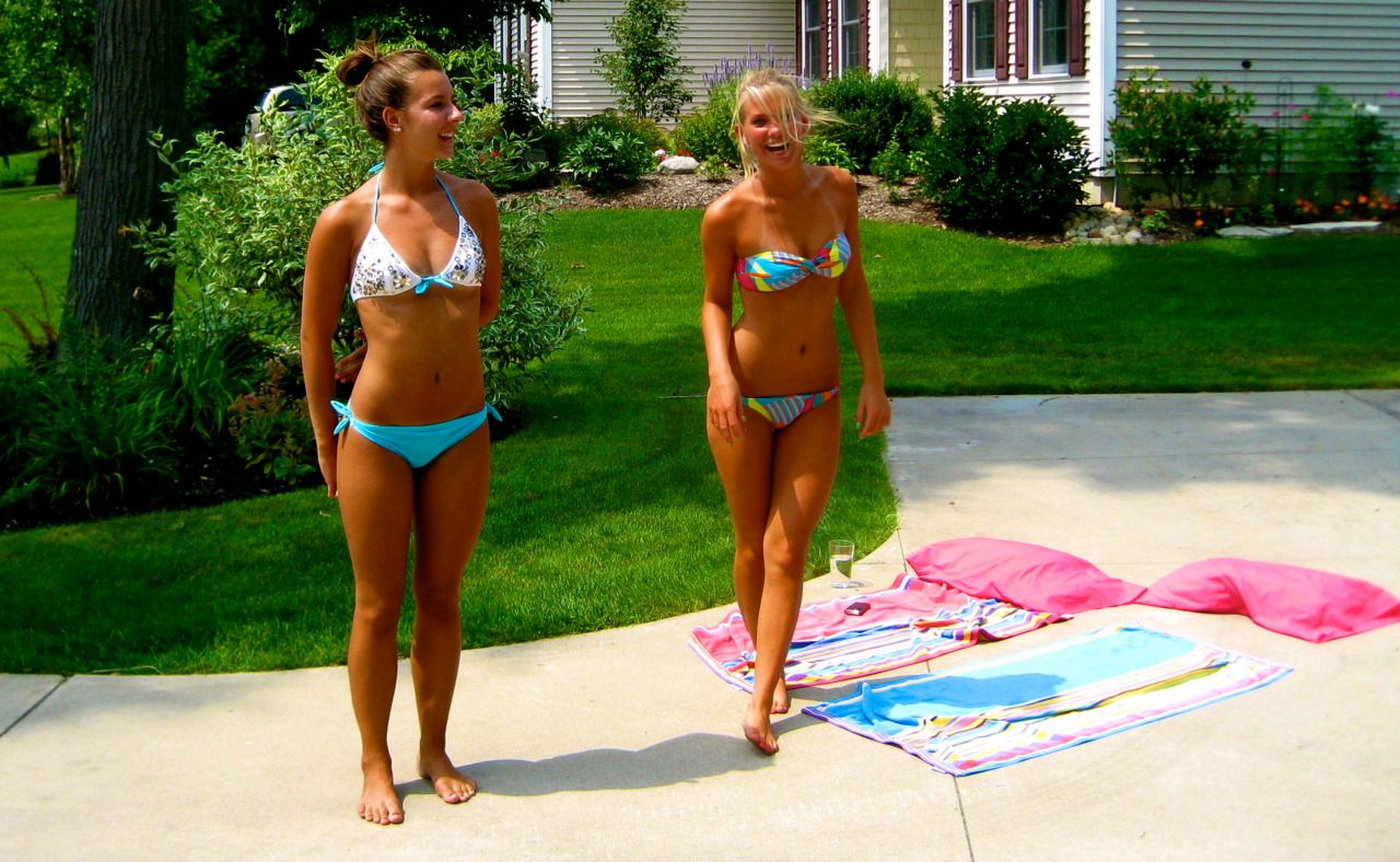 Sidewalk Sunbathing | Scrolller