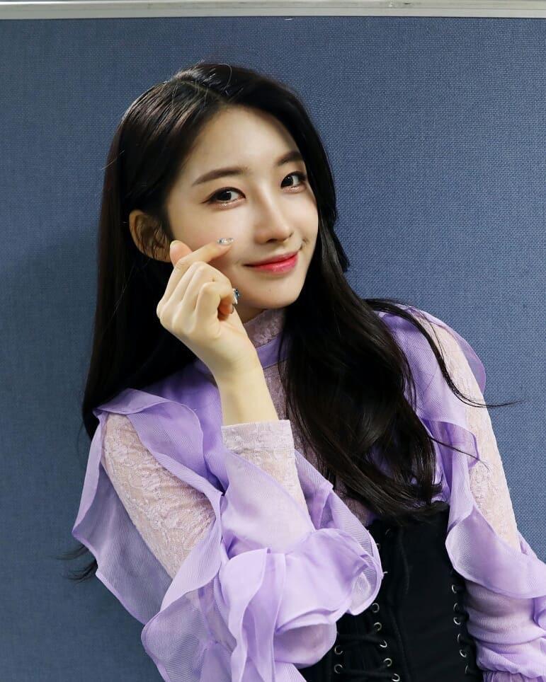 Sihyeon Heart | Scrolller