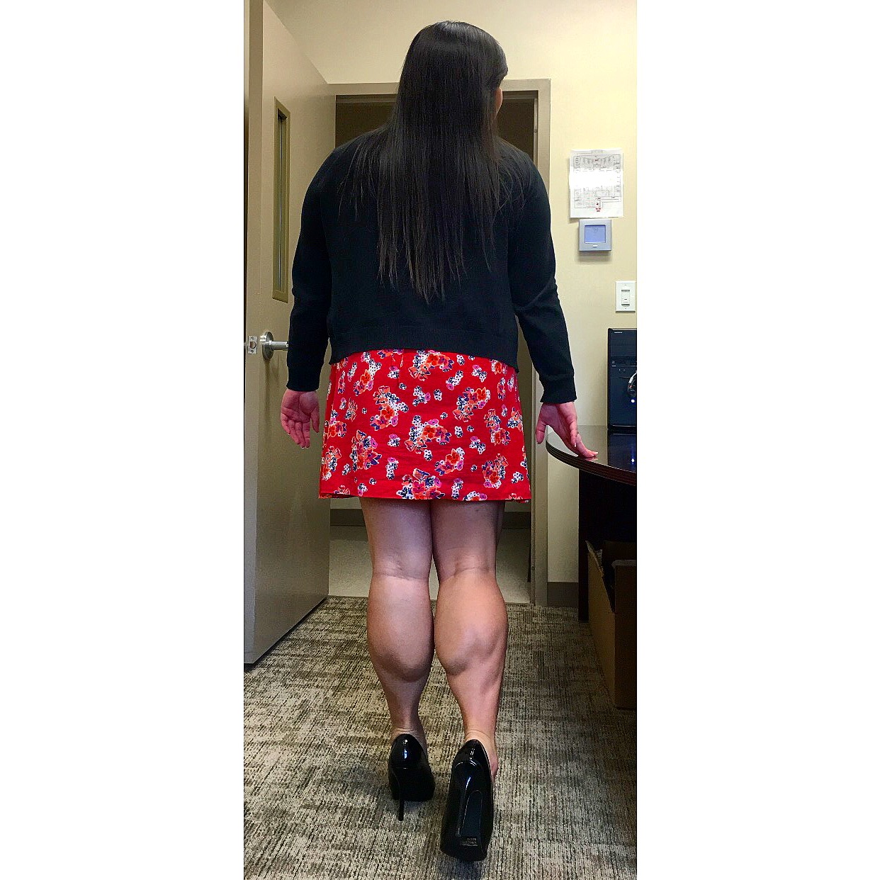 Simple Black Pumps | Scrolller