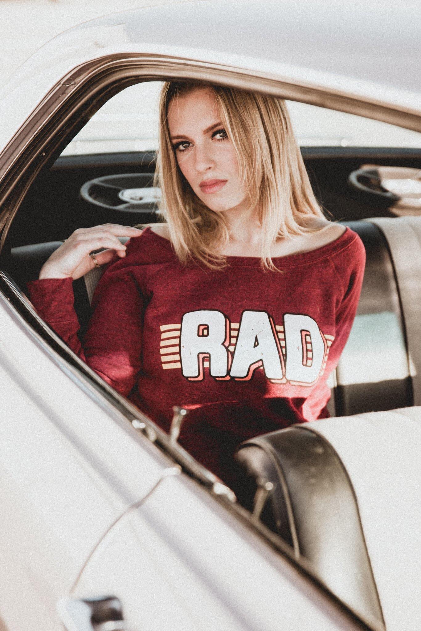 Simply Rad | Scrolller