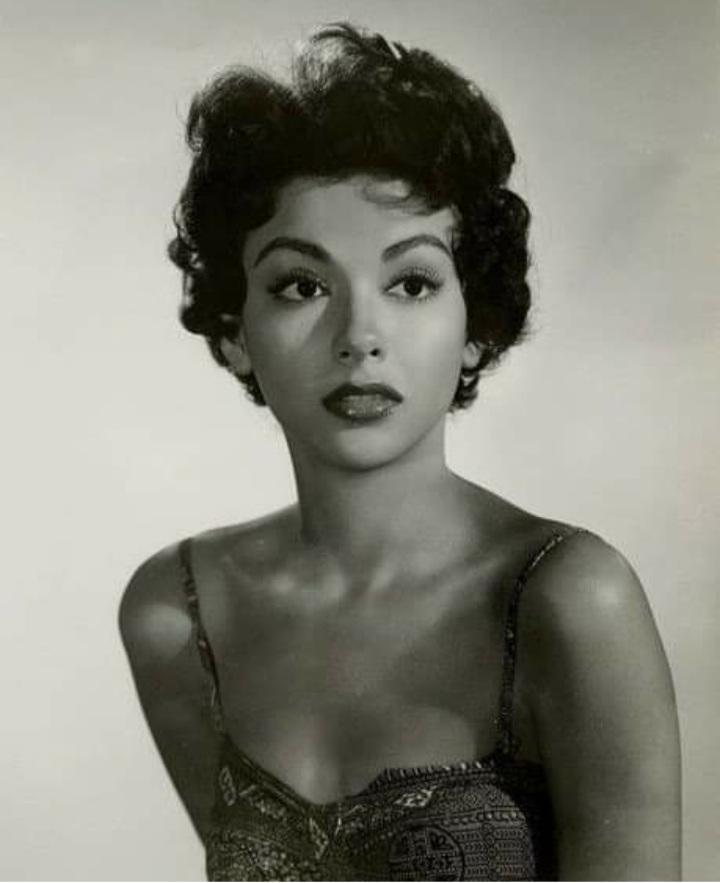 Singer, actress, dancer Rita Moreno 1953 | Scrolller
