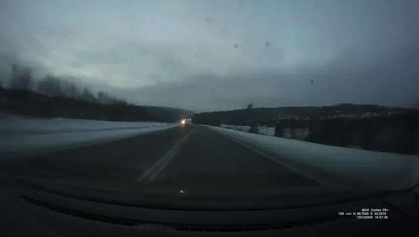 Singing driver reaches 155 km/h on snowy highway before crashing | Scrolller