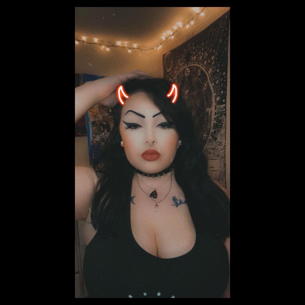 Sinner 😈🖤 | Scrolller