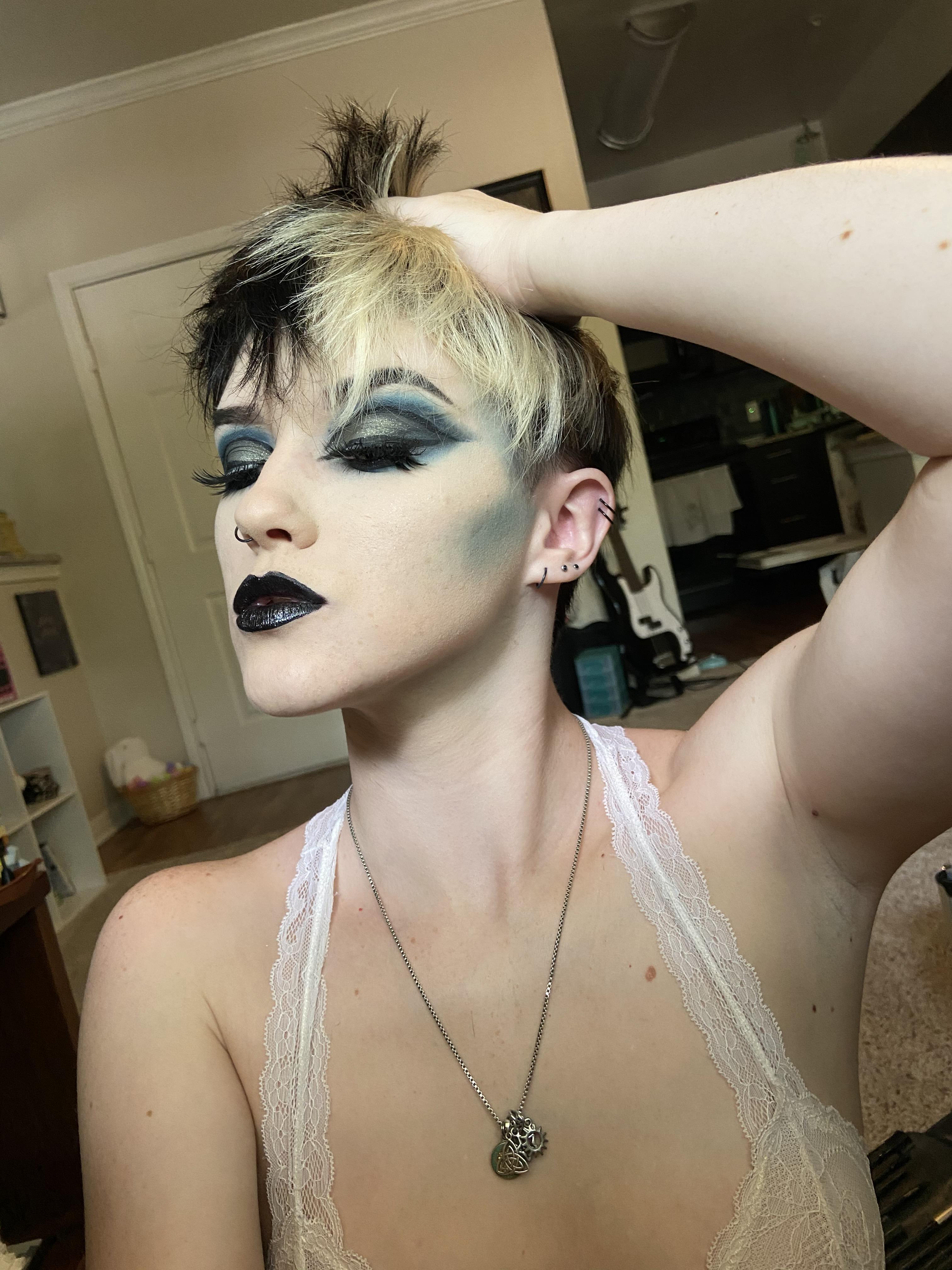 siren looks | Scrolller