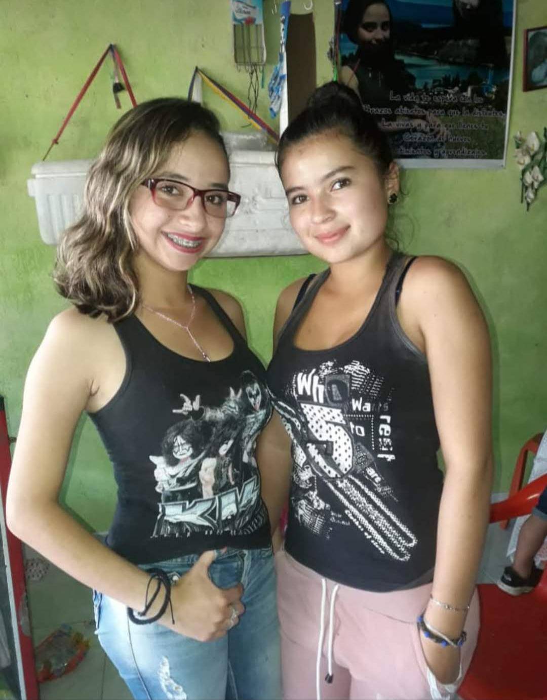 Sister 18 And My Cousin 18 Scrolller