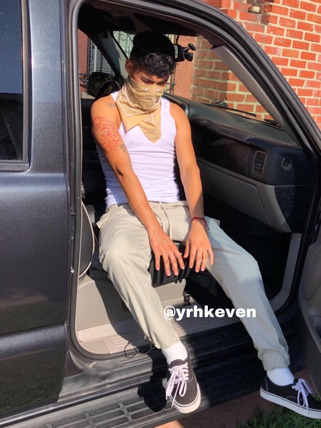 sit on my lap ☝🏻 19 cum through | Scrolller