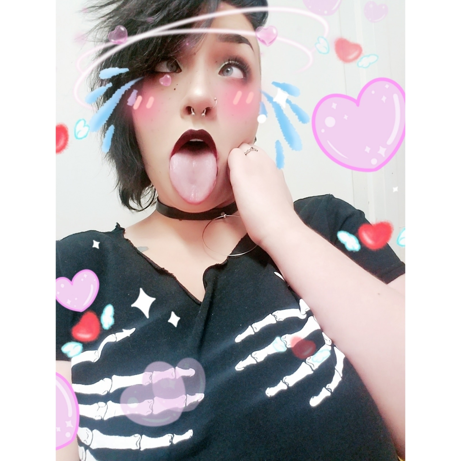 Skeleton hands and ahegao faces! | Scrolller