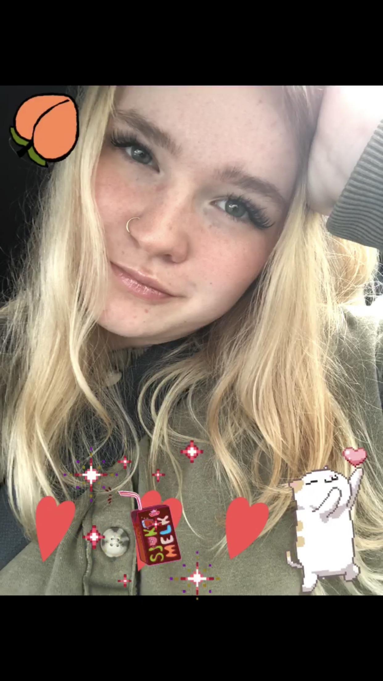 Sleepy kitten 😴😴😴🦄🦄🦄 | Scrolller