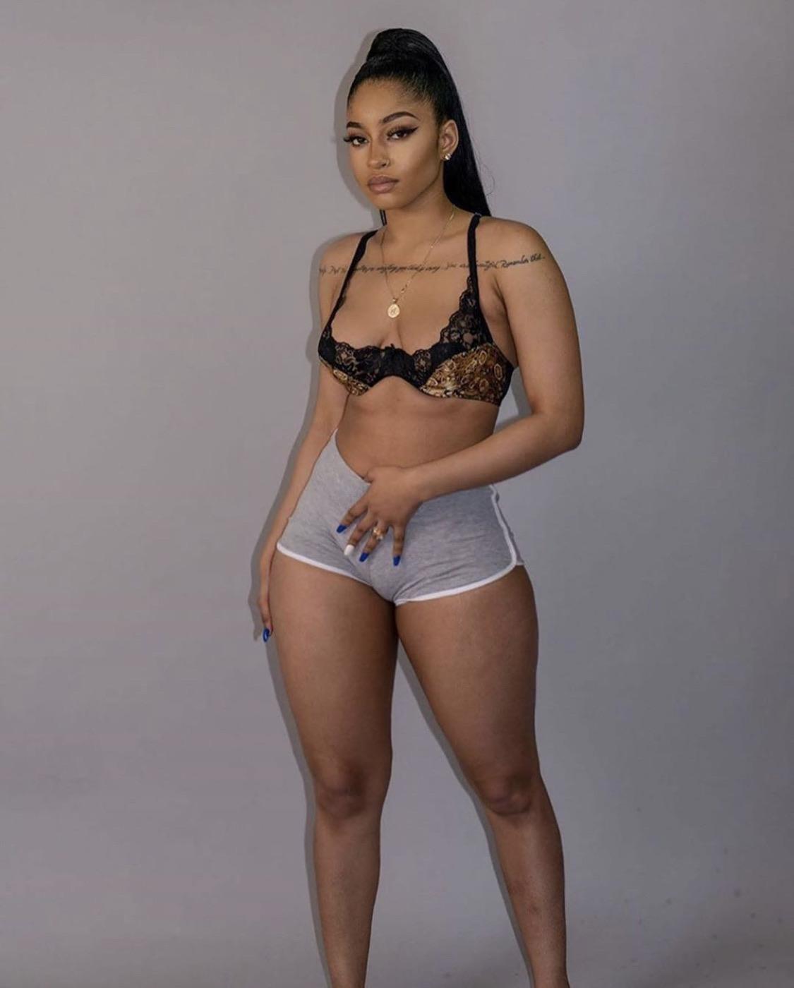 Slim thick with it | Scrolller