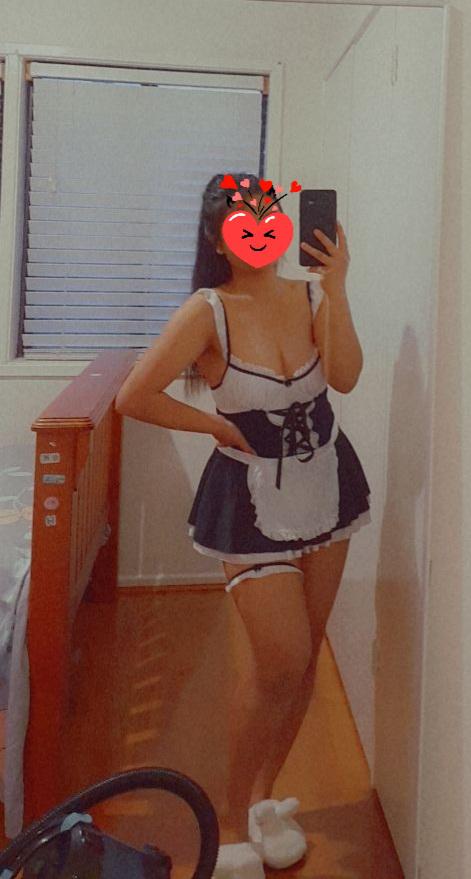 Slutty maid serving you 😼 | Scrolller