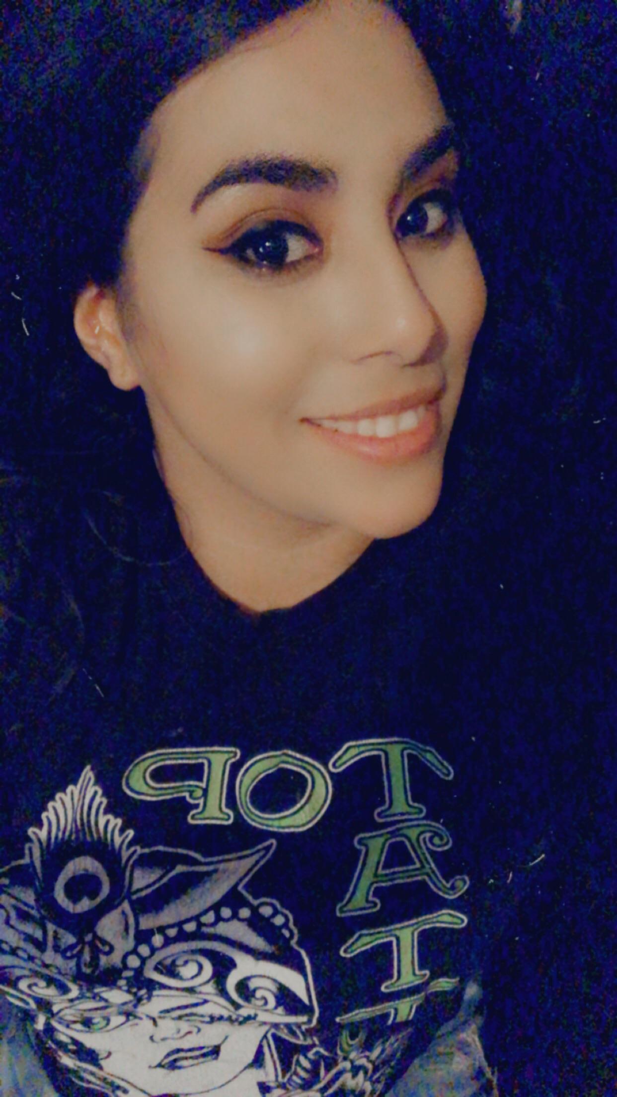 Smile (over18) | Scrolller