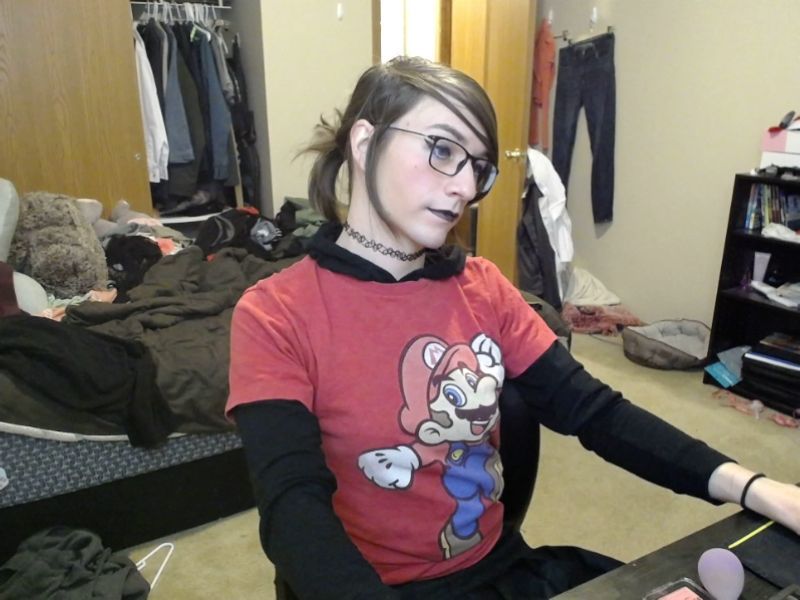 Smol Tiddy Goth GF Gamer Vibes™ | Scrolller