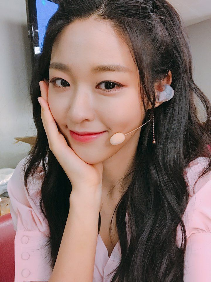 smughyun 6 | Scrolller