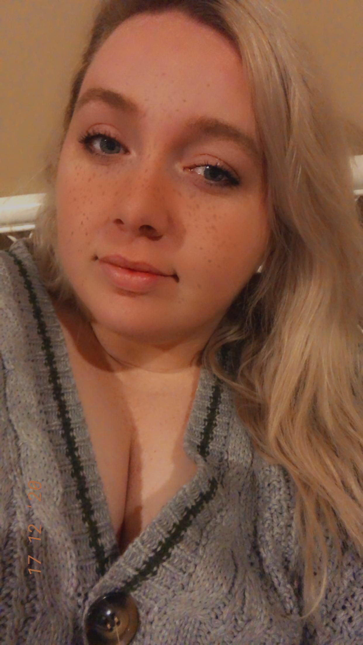 snuggled in bed {24} | Scrolller