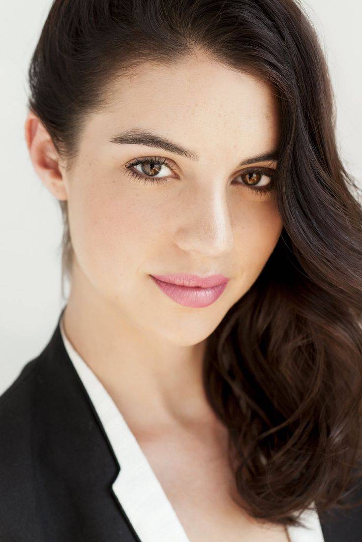 Adelaide Kane | Scrolller