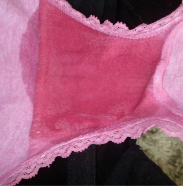 Soaked in pussy juices | Scrolller