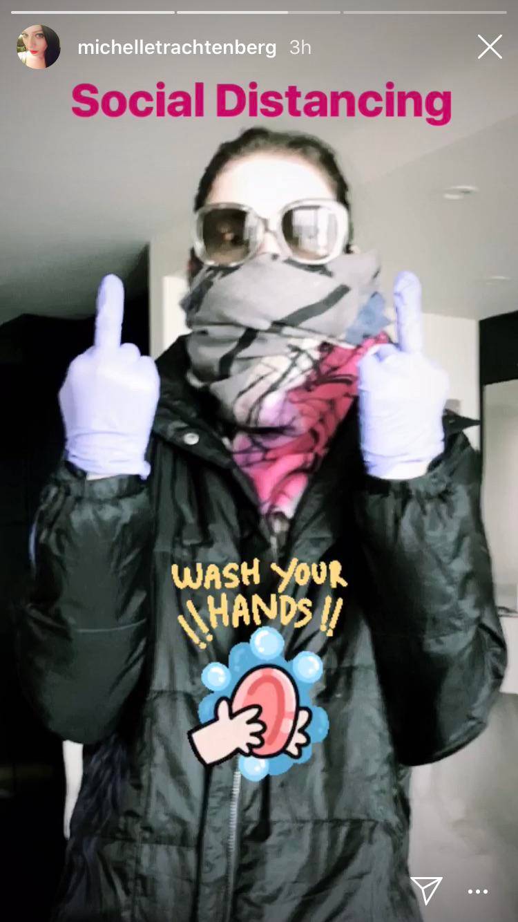 Social Distancing | Scrolller