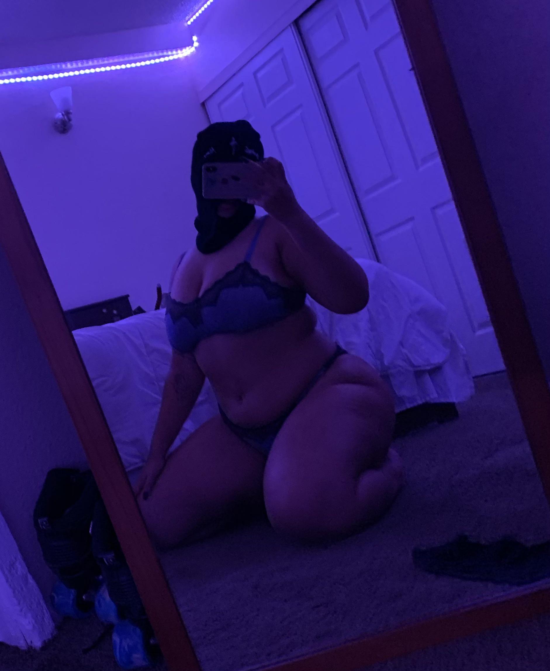 soft and thick, perfect for grabbing 😈 | Scrolller