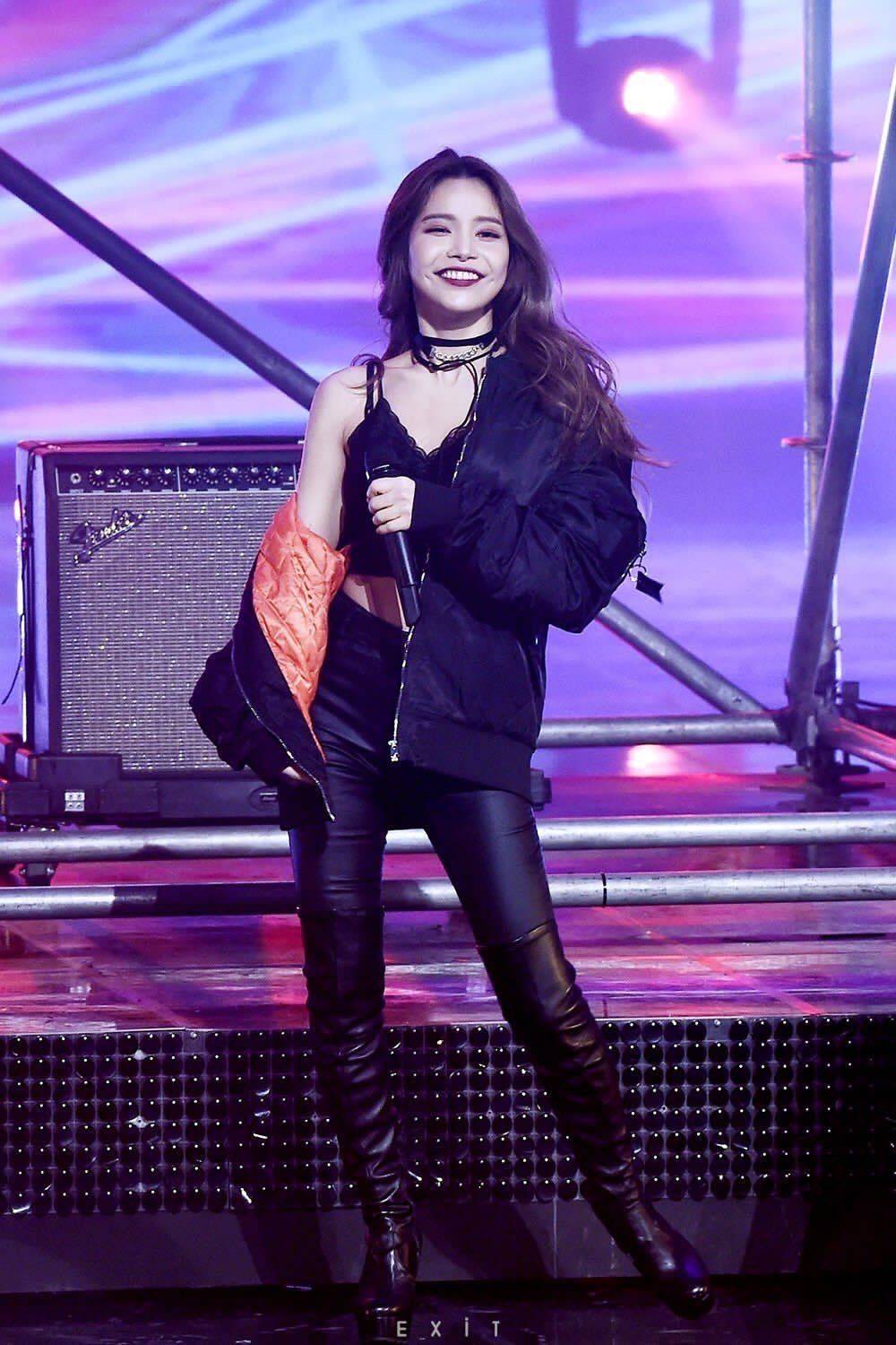 Solar Shoulder | Scrolller