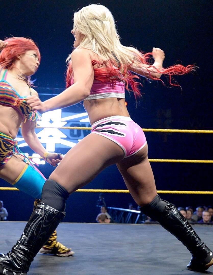 Some Alexa Bliss booty | Scrolller