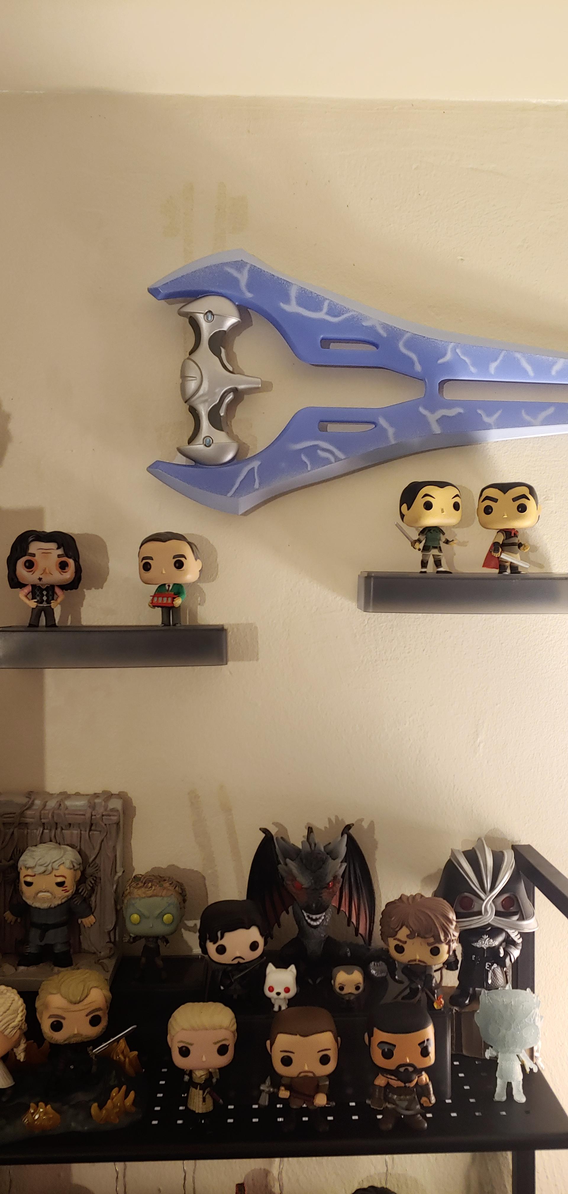 Some command strips and $1 desk organizers from target make for some pretty solid pops shelves ...