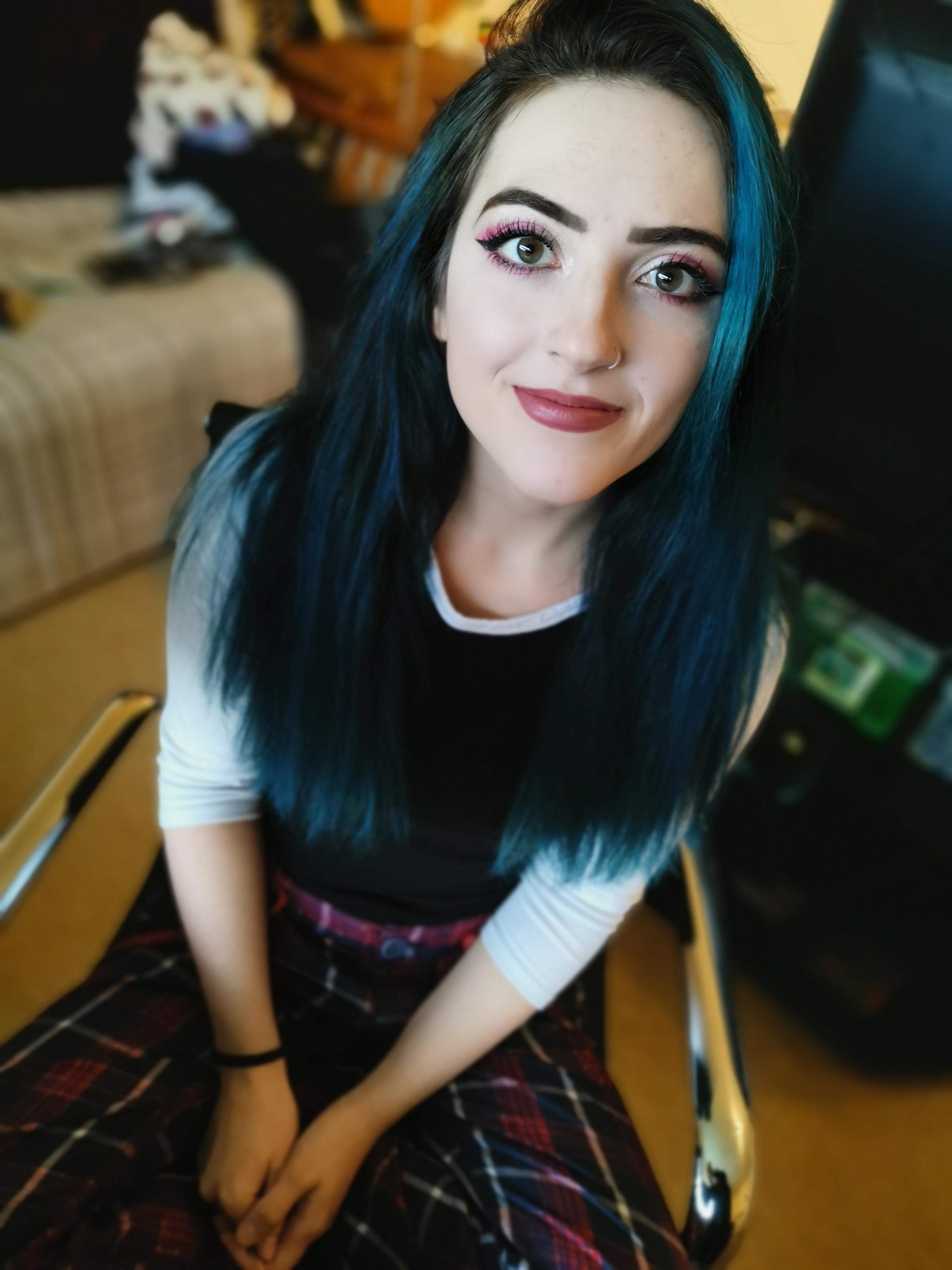 Some say my eyes are hypnotic... 🔮 | Scrolller