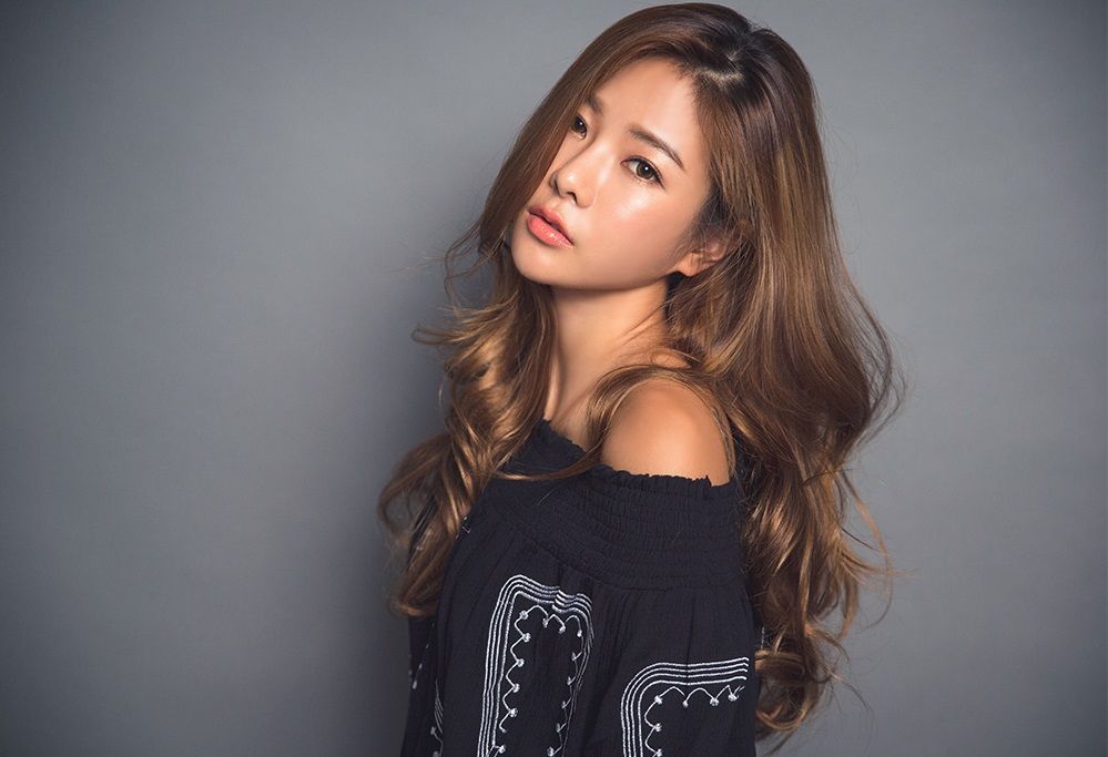 Something about her that is so seductive. | Scrolller