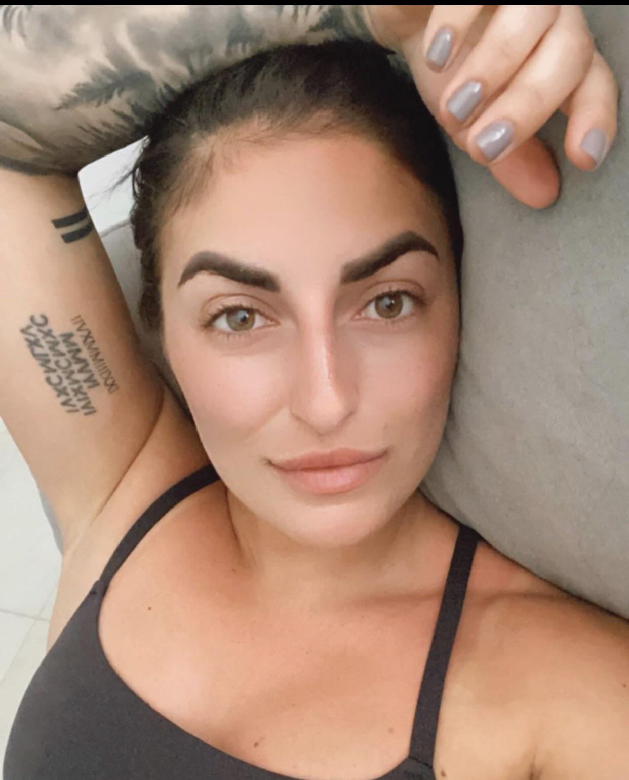 Sonya Deville | Scrolller
