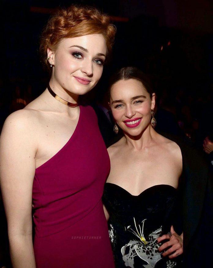 Sophie Turner Vs Emilia Clarke Scrolller 1638
