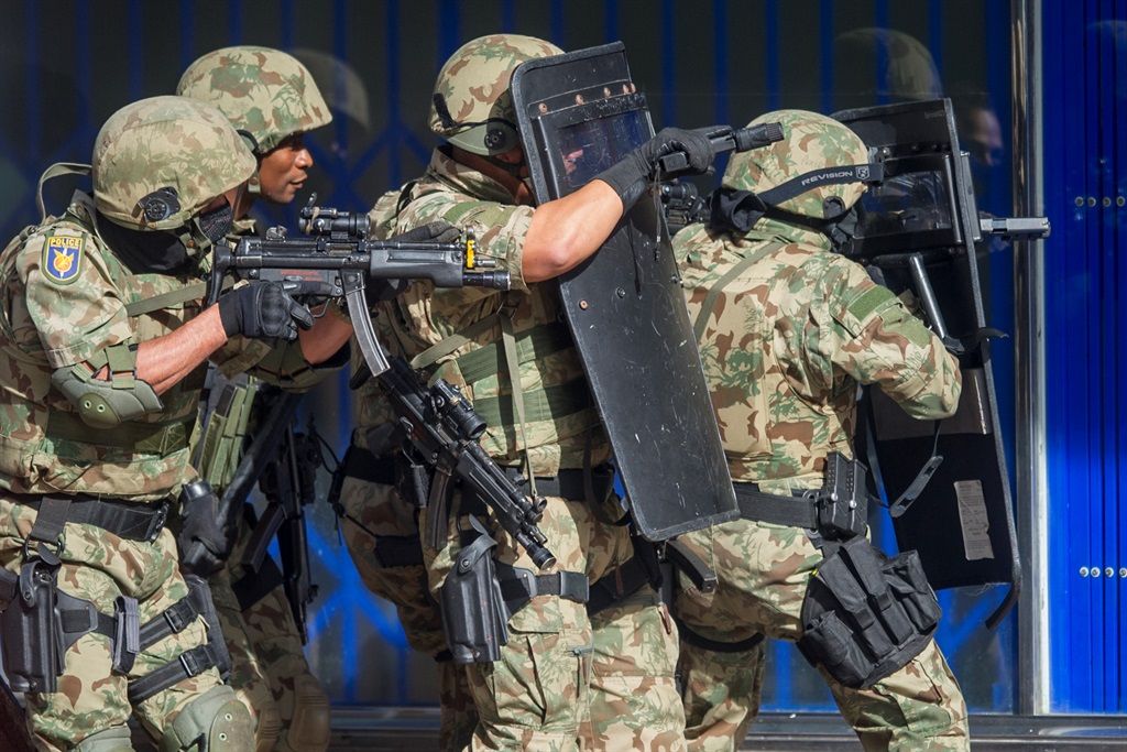South African Police Special Task Force responding to hostage situation (2017) [1024x683 ...