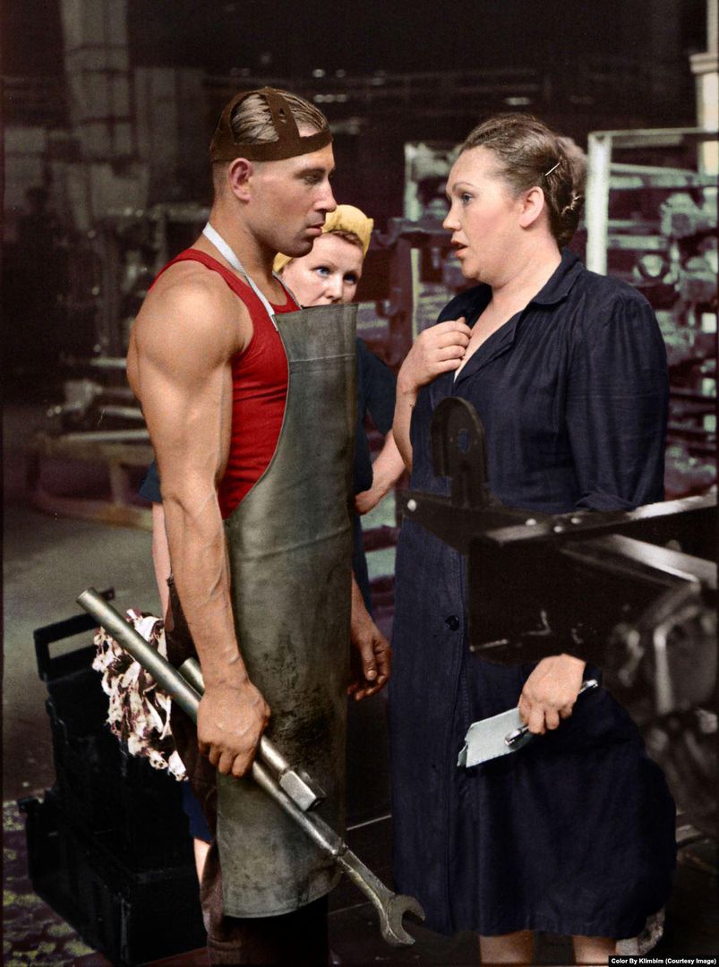 Soviet worker from 1954 | Scrolller