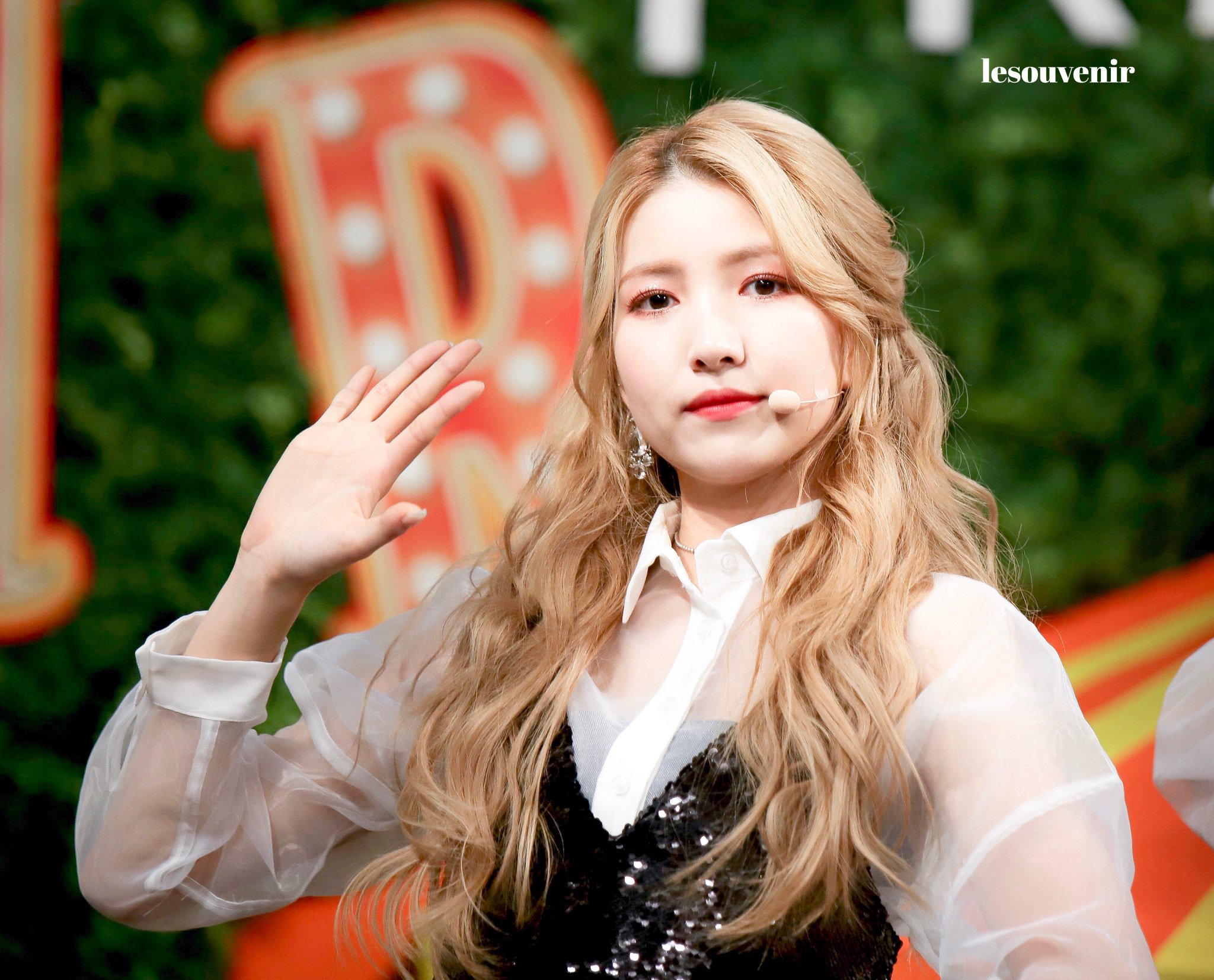 Sowon | Scrolller