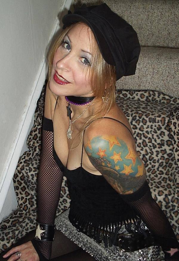 Sparkles | Scrolller