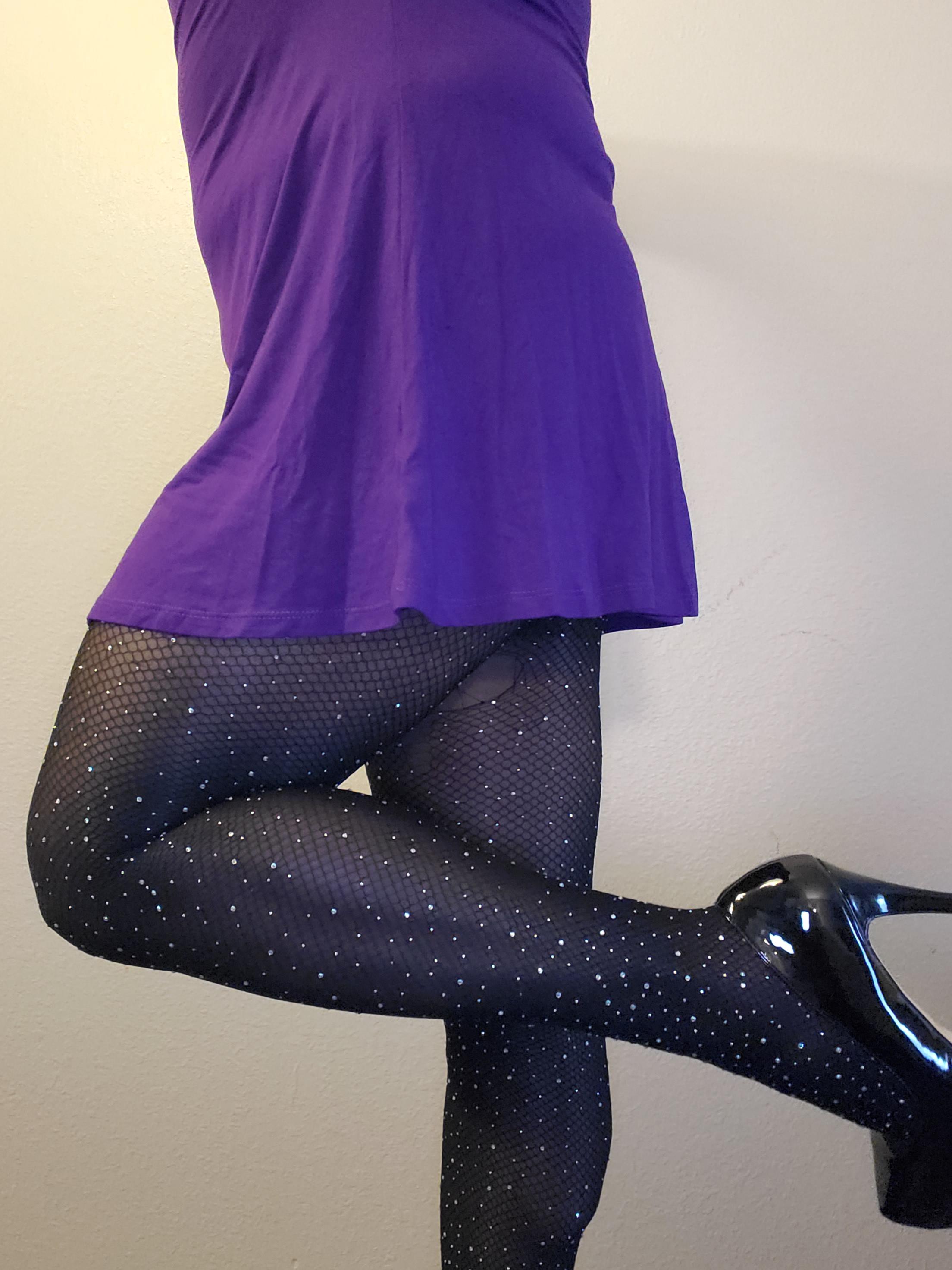 Sparkling tights and shiny heels | Scrolller