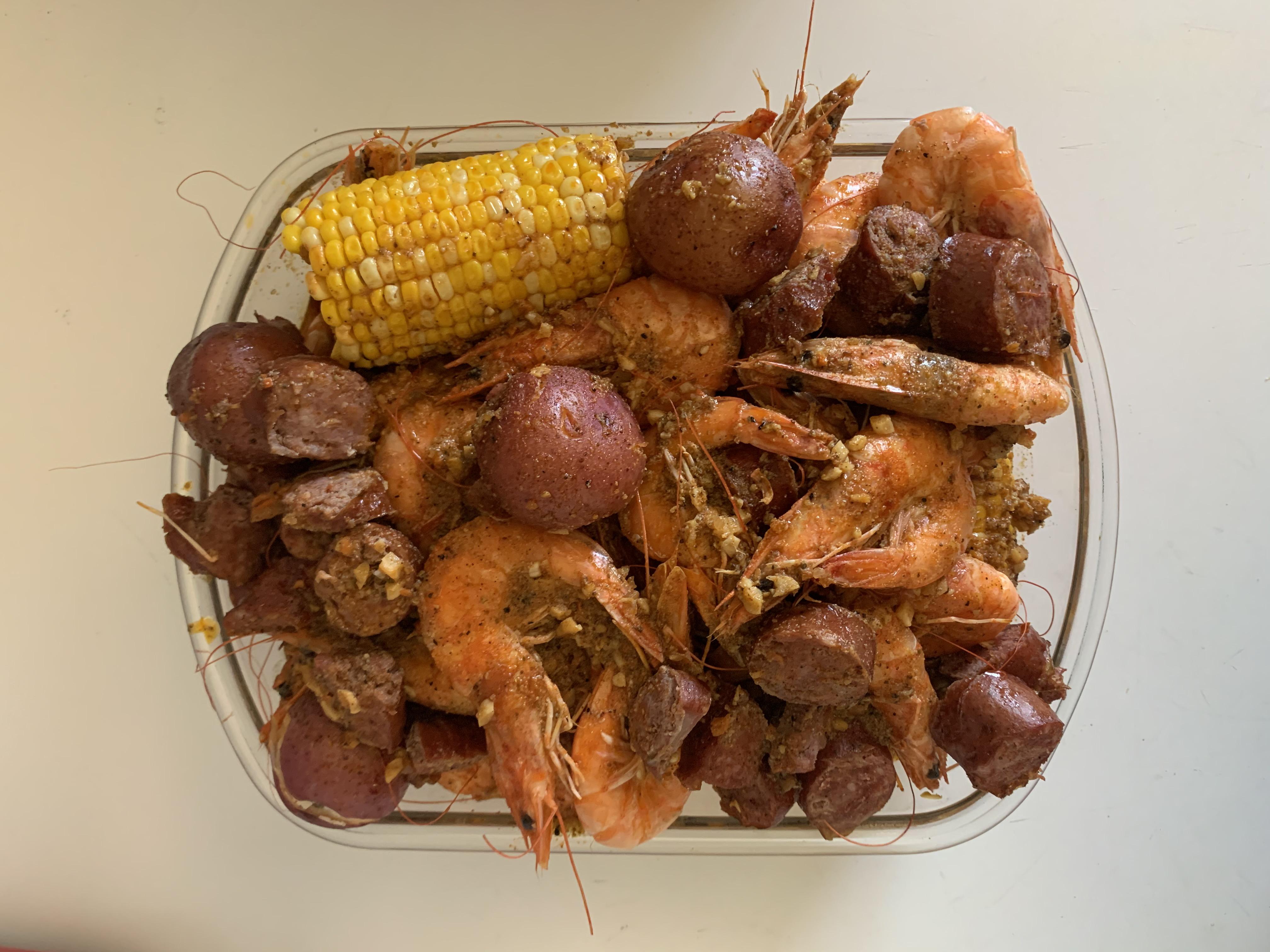 Spicy garlic butter shrimp boil 😋 | Scrolller