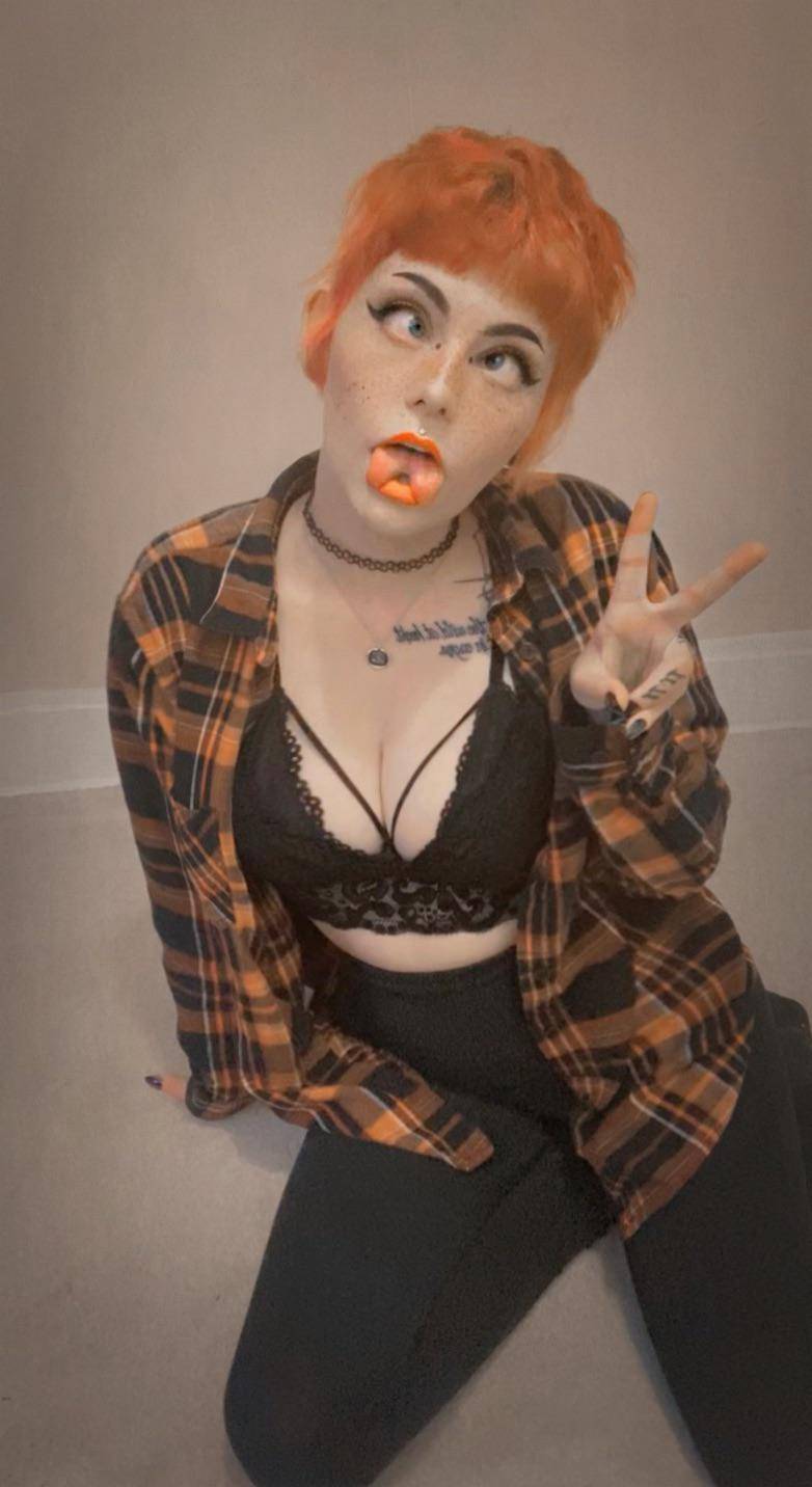 Split tongued babe 😛 | Scrolller