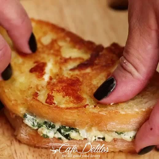 Spinach and Ricotta Grilled Cheese | Scrolller