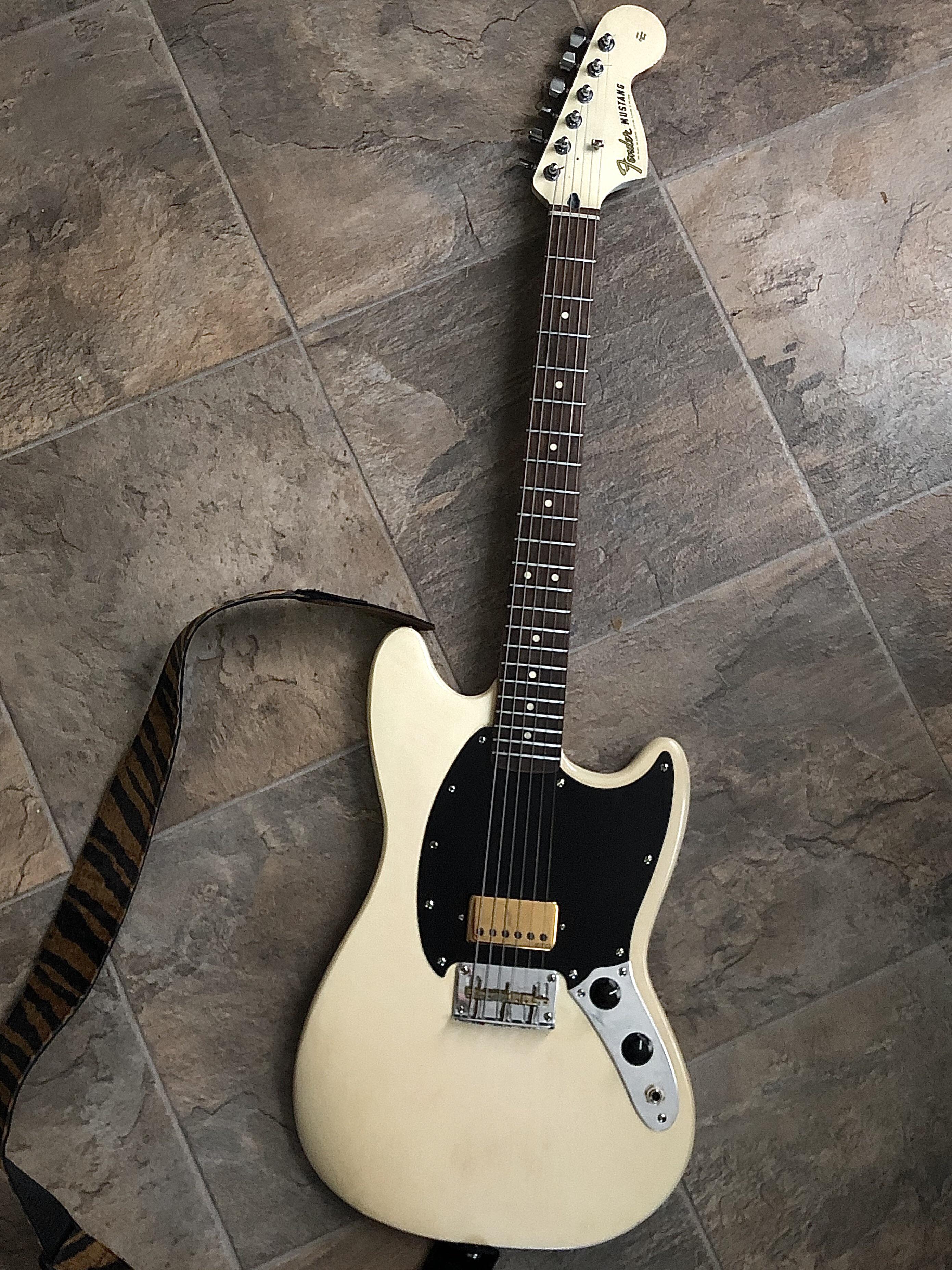 Squier Bullet makeover | Scrolller